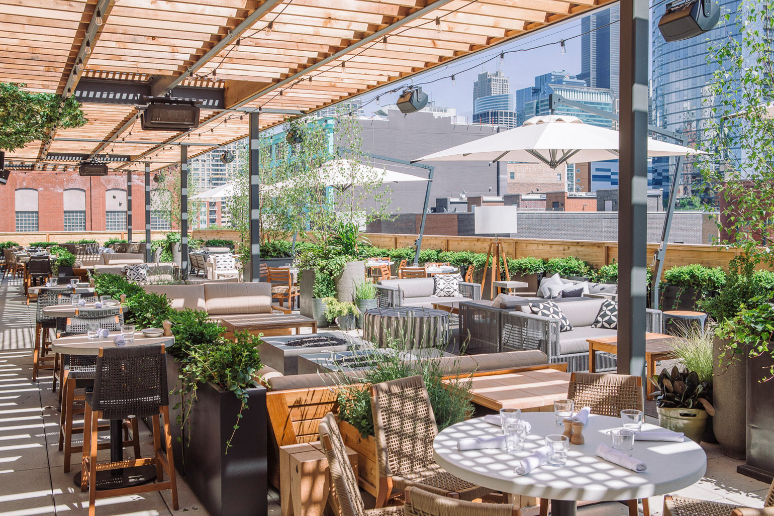 9 Best Chicago Rooftop Restaurants — 2019 Edition