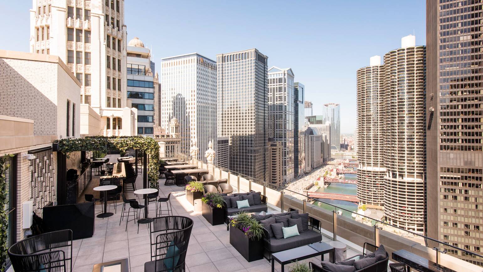 15 Restaurants With Great Rooftops and Patios for Outdoor Dining in Chicago