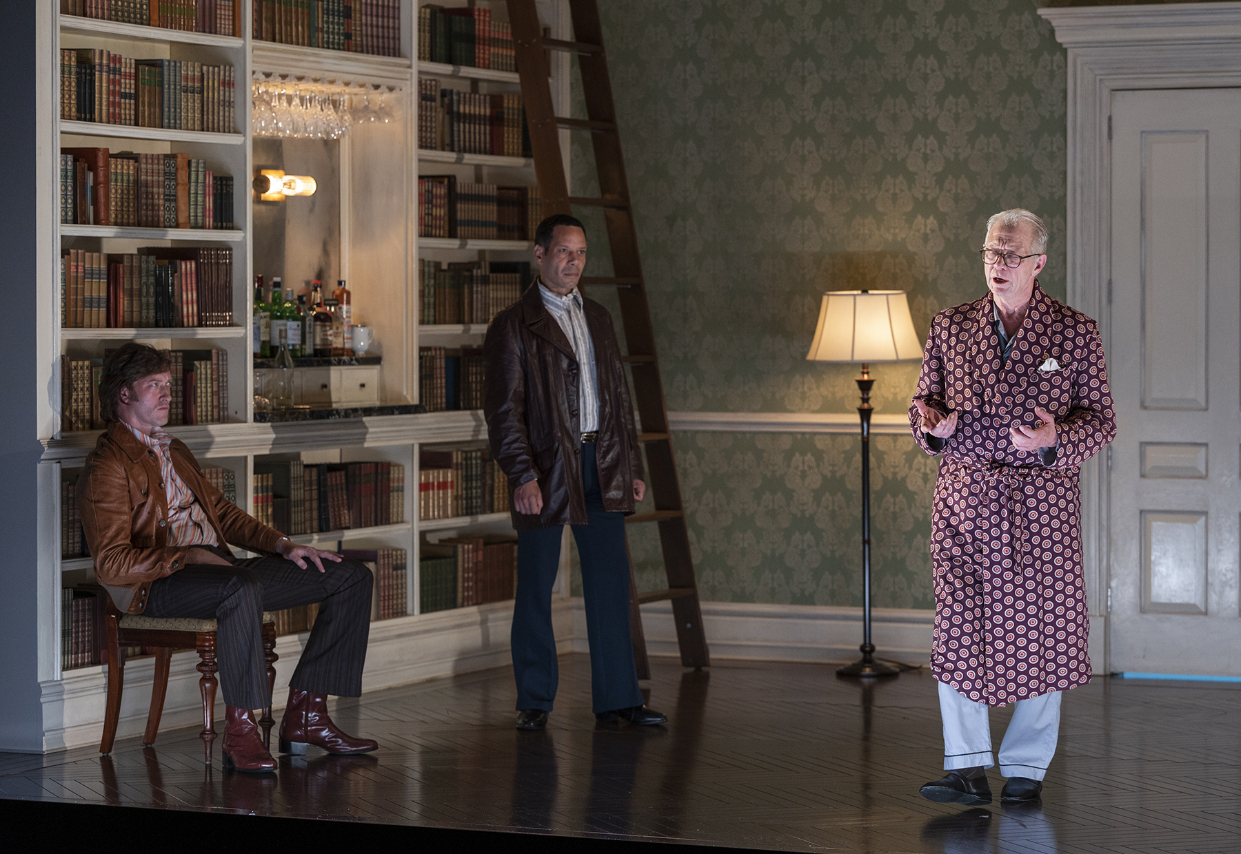 Jeff Perry, Co-Founder of Steppenwolf Theatre, Talks Connecting to ...